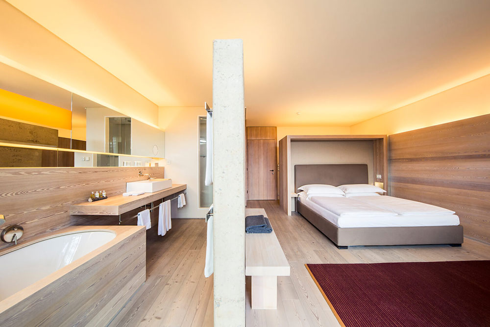 Планински курорт в Южен Тирол: едва забележима границата между ...